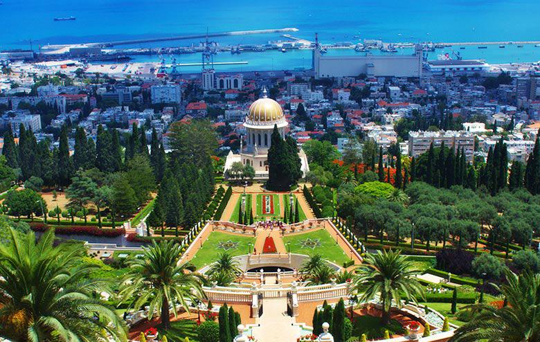 Observing the Martyrdom of the Bab - BahaiTeachings.org